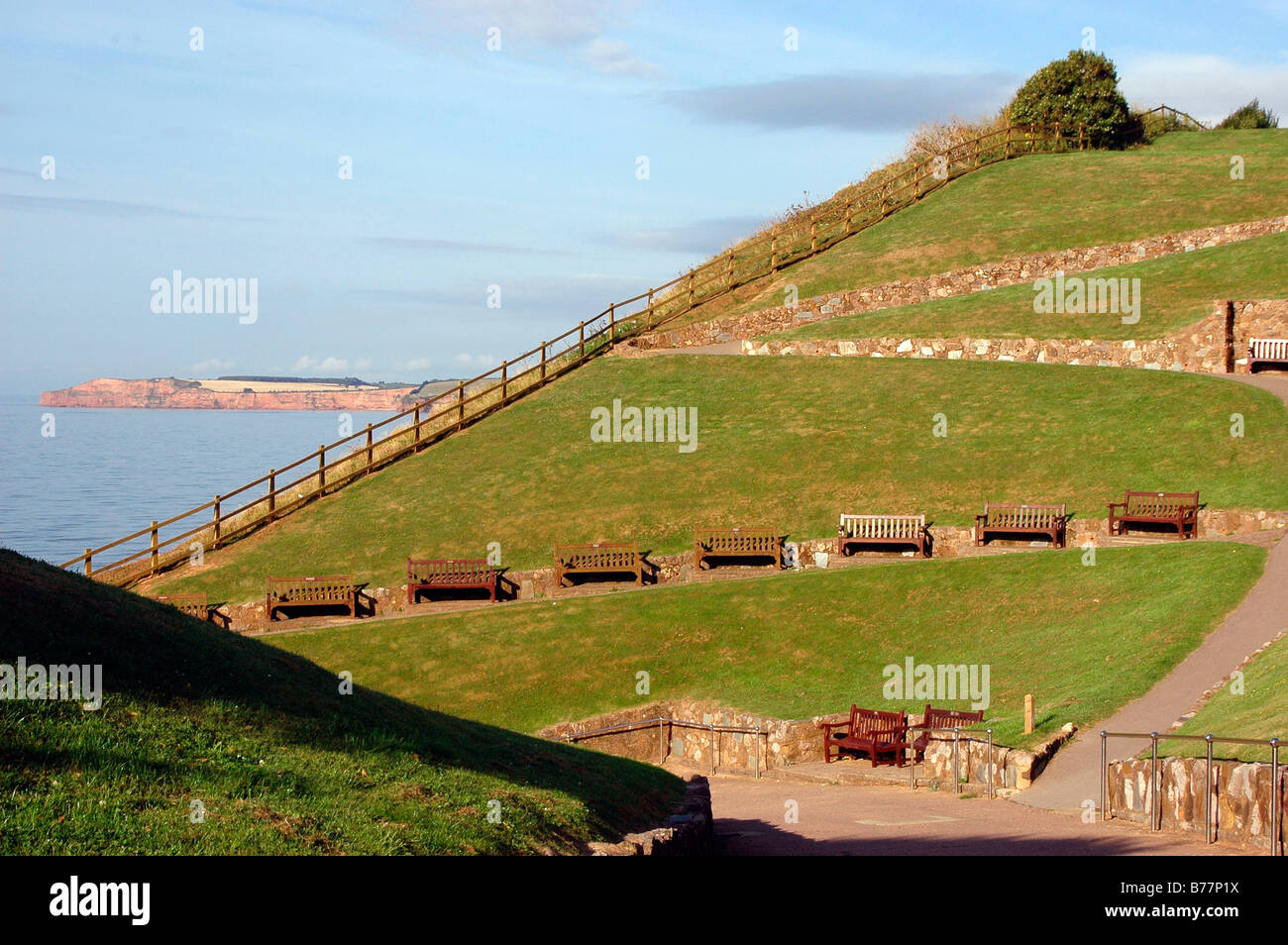 Green benches hi-res stock photography and images - Alamy