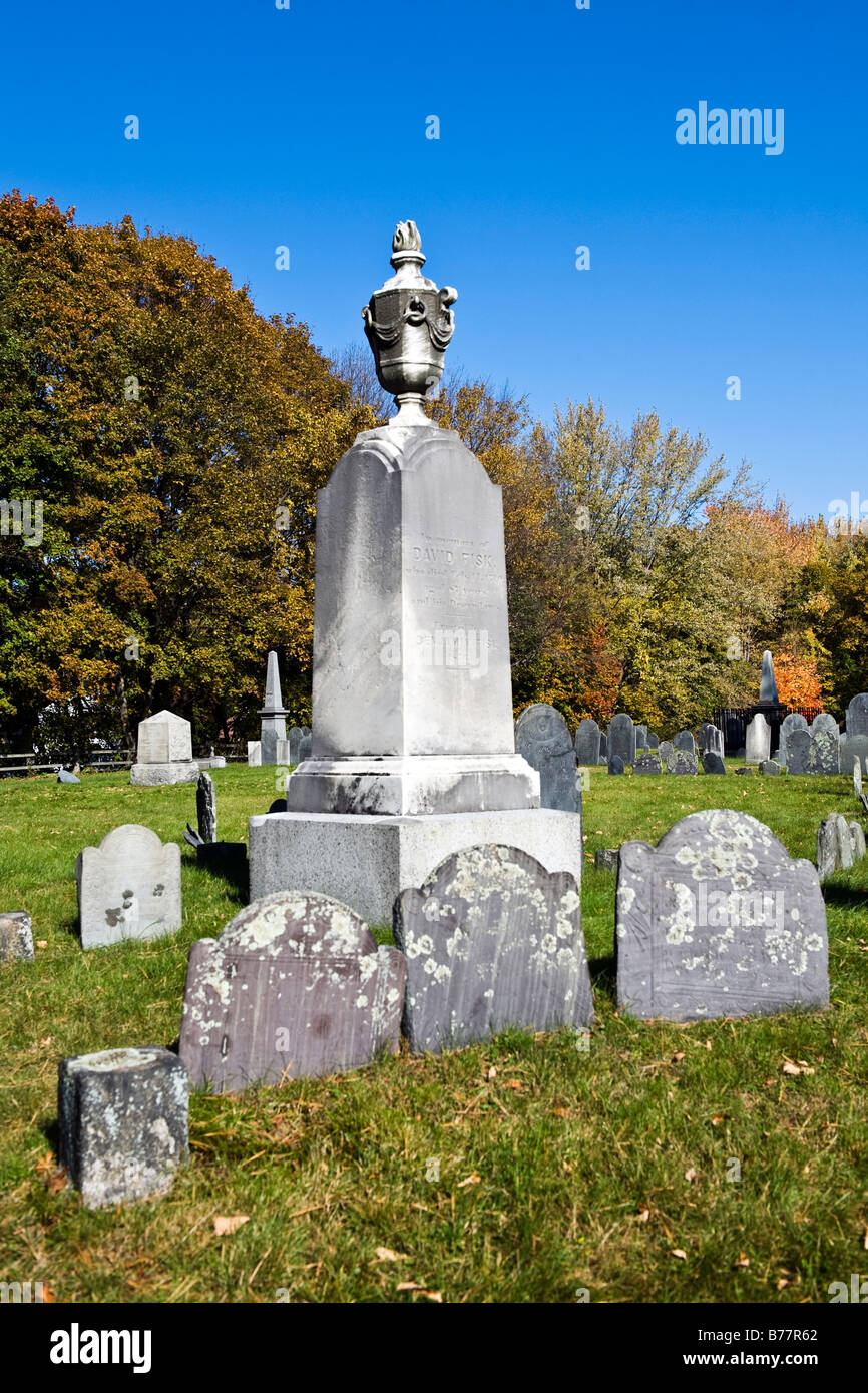 Historic cemeteries in massachusetts hi-res stock photography and ...