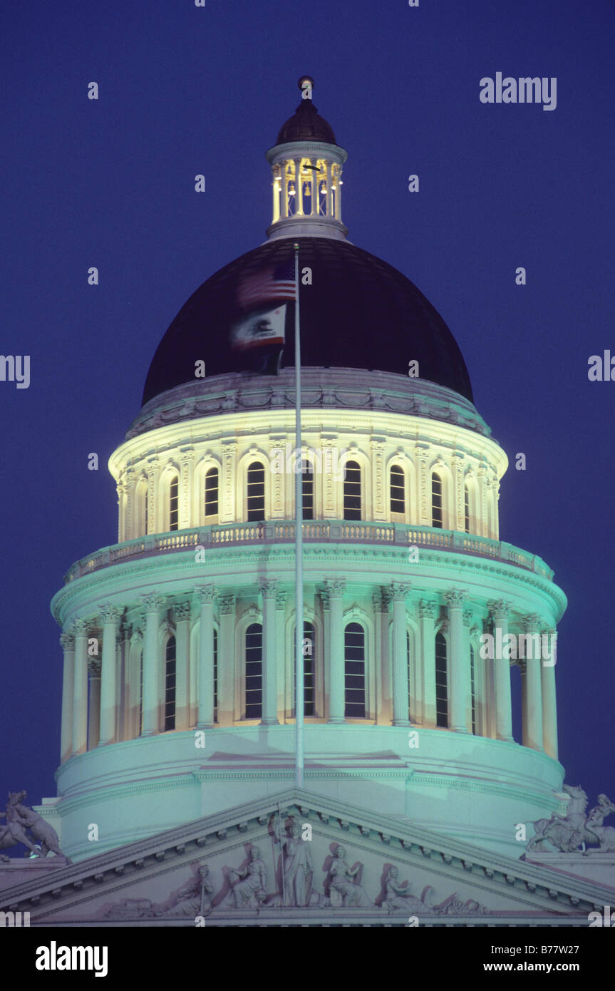 Sacramento capitol night hi-res stock photography and images - Alamy