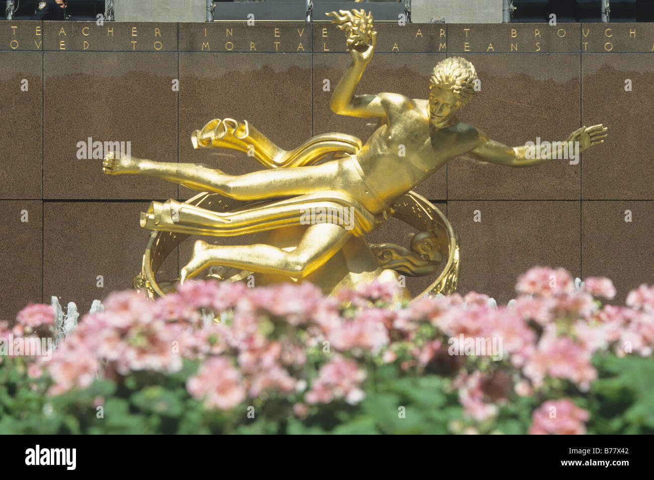 Prometheus Statue in Rockefeller Center New York City Stock Photo - Alamy