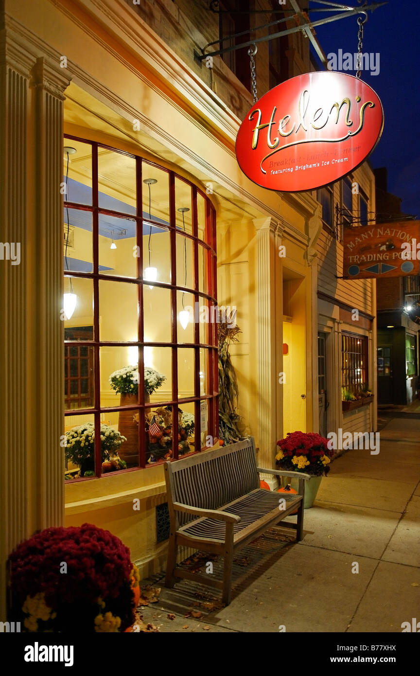 Quaint cafe hi-res stock photography and images - Alamy
