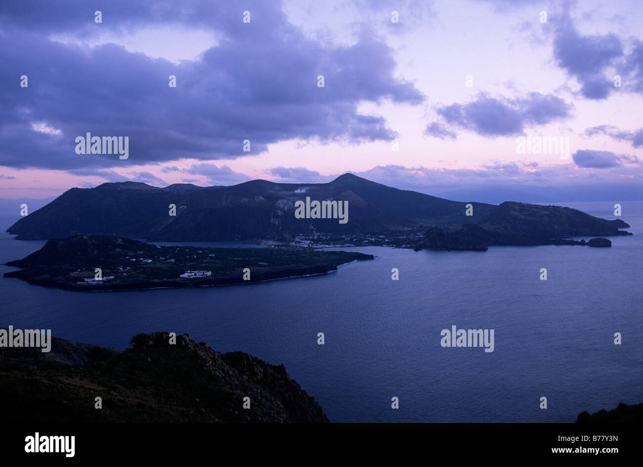 Italy vulcano volcano hi-res stock photography and images - Alamy