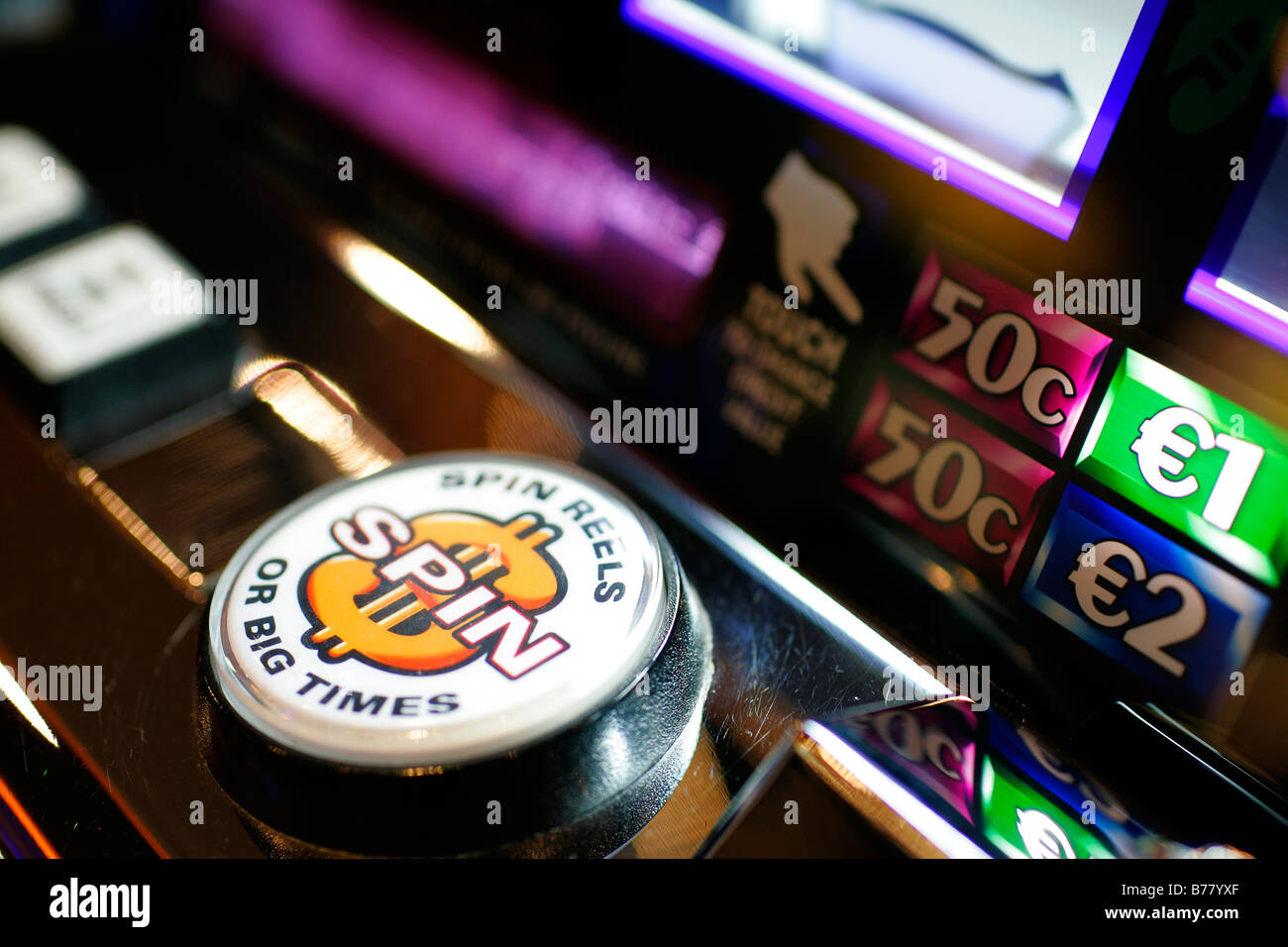 Tv entertainm hi-res stock photography and images - Alamy