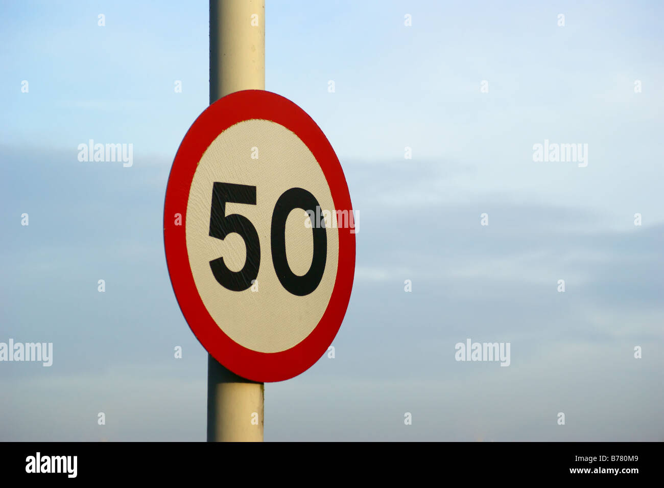 50 mph road sign hi-res stock photography and images - Alamy