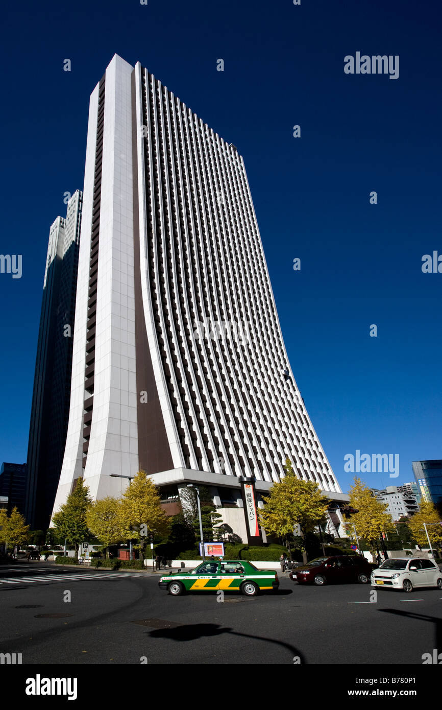 Sompo japan building shinjuku tokyo hi-res stock photography and images ...