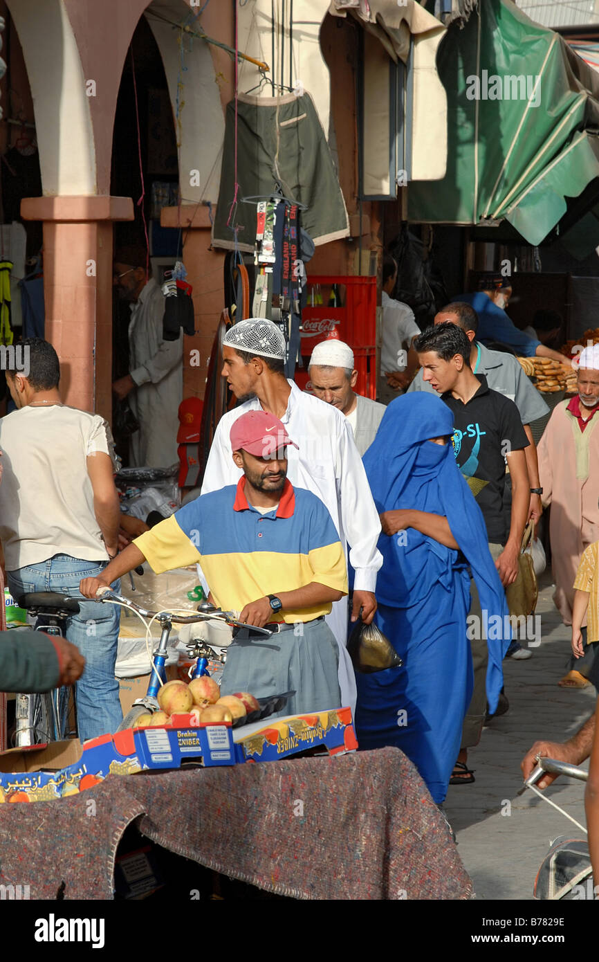 Arabian stand hi-res stock photography and images - Alamy