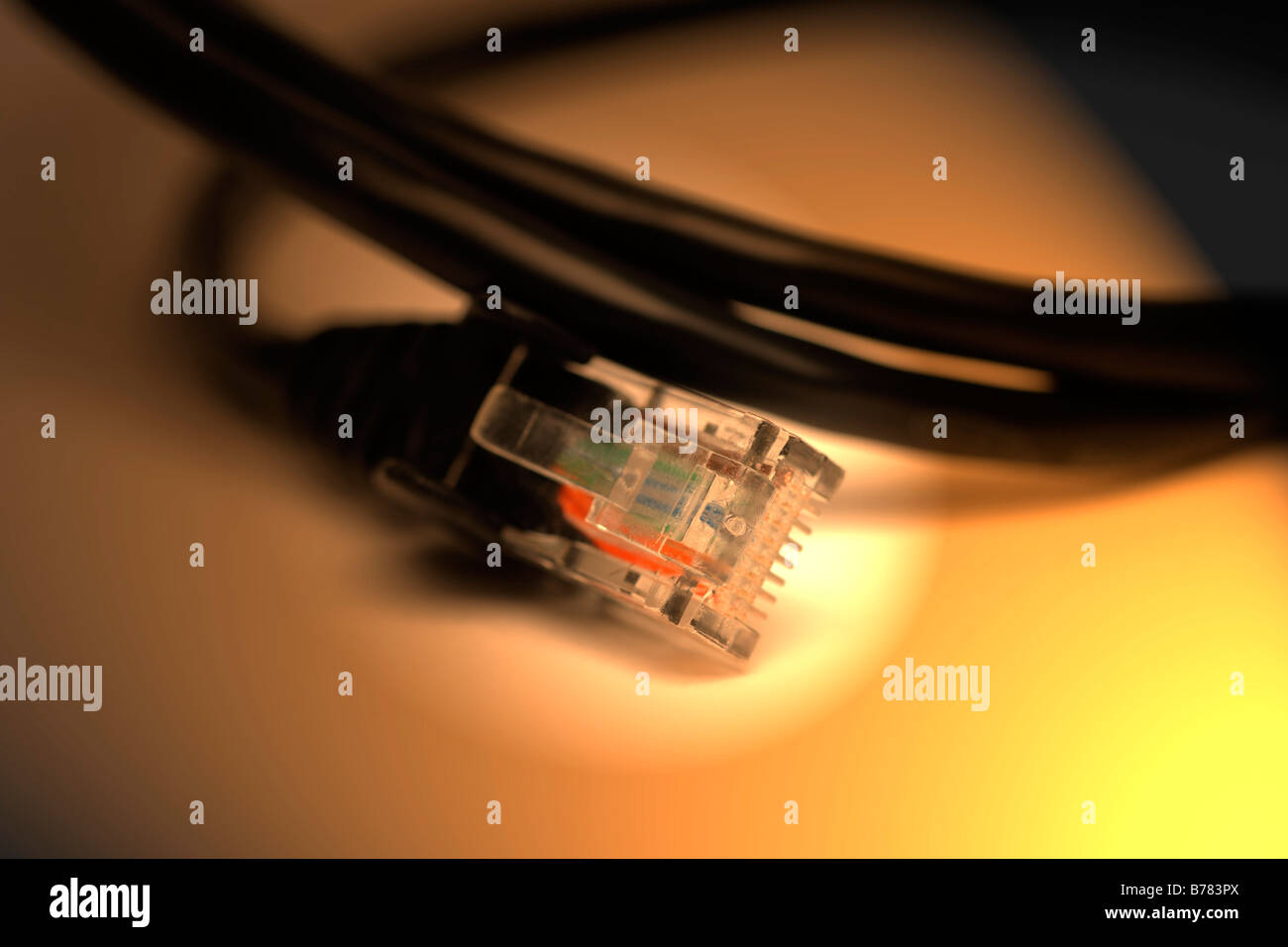 Computer network cable hi-res stock photography and images - Alamy