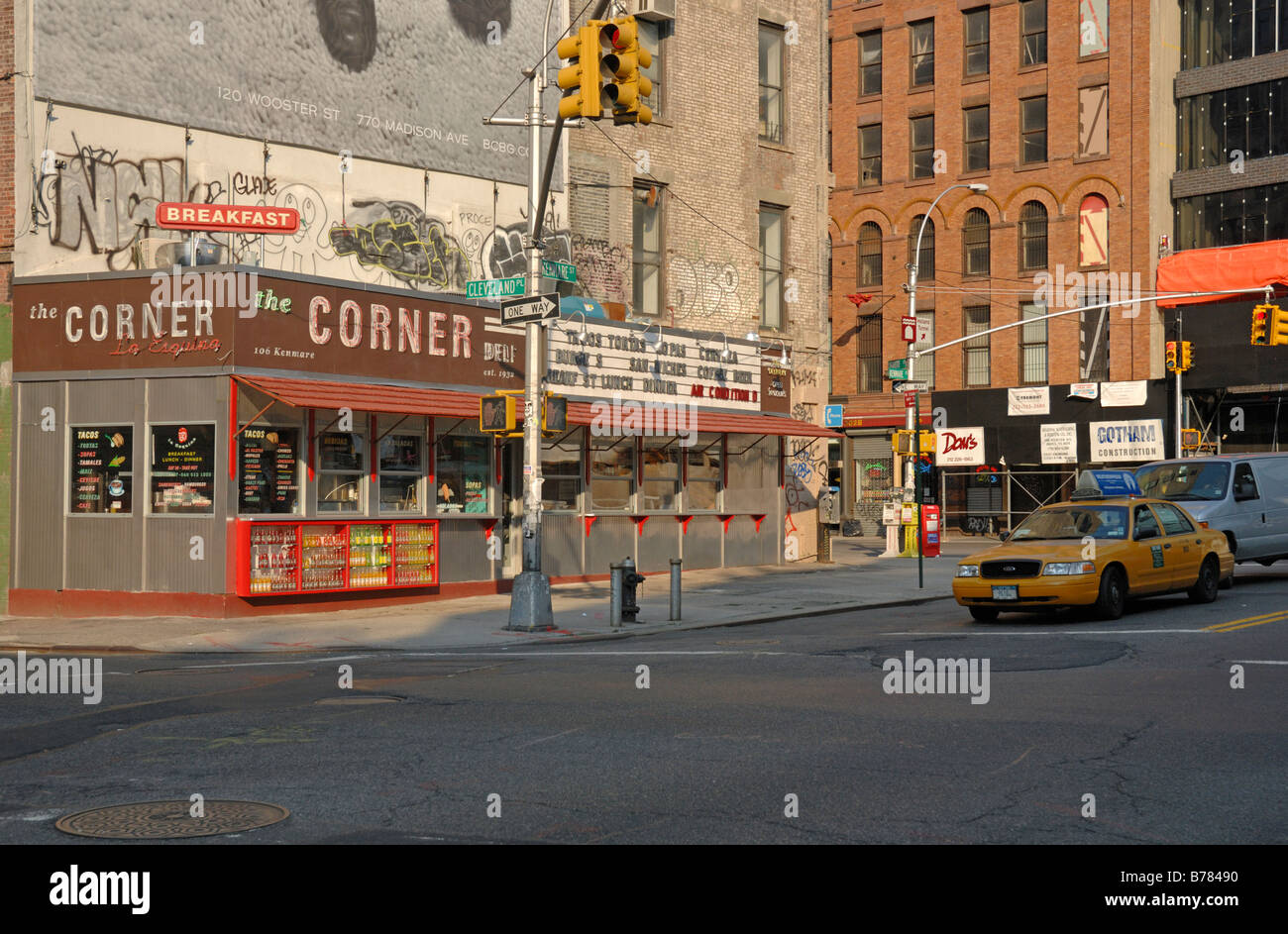 Corner Deli New York High Resolution Stock Photography and Images - Alamy