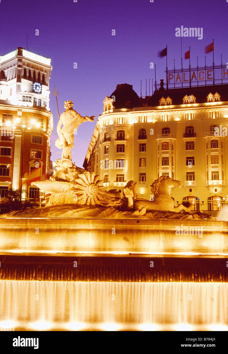 Neptuno fountain. Night view. Madrid. Spain Stock Photo - Alamy