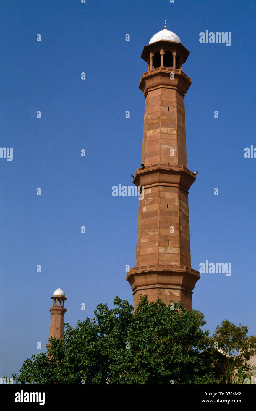 Minaret badshahi mosque lahore pakistan hi-res stock photography and ...