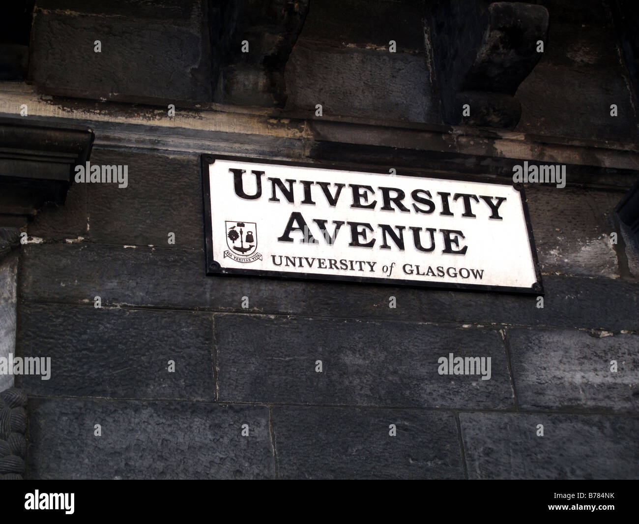 University of glasgow sign hi-res stock photography and images - Alamy