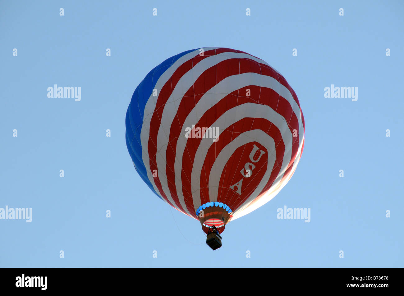 Balloon in flight hi-res stock photography and images - Alamy