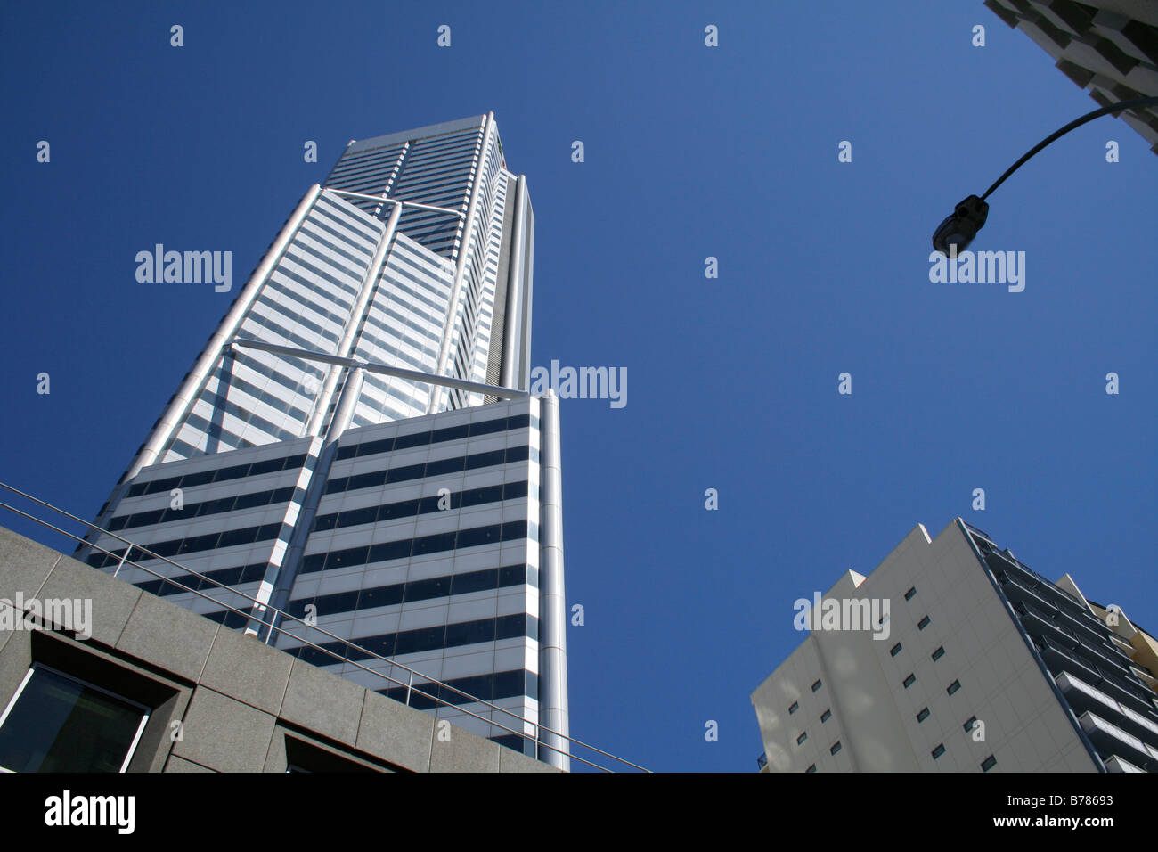 View towards skyscraper in Perth, WA Stock Photo - Alamy