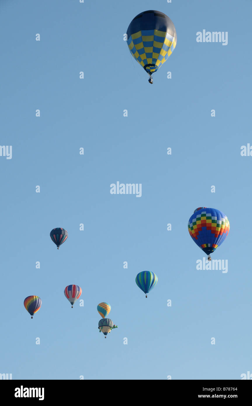 Hot air balloons afloat hi-res stock photography and images - Alamy