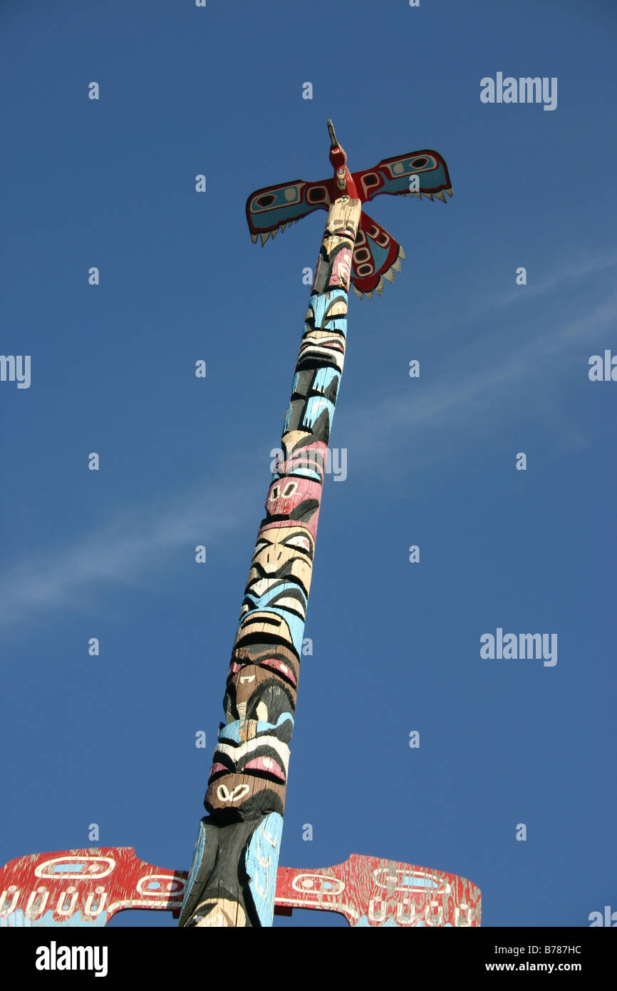 Native american totem pole hi-res stock photography and images - Alamy