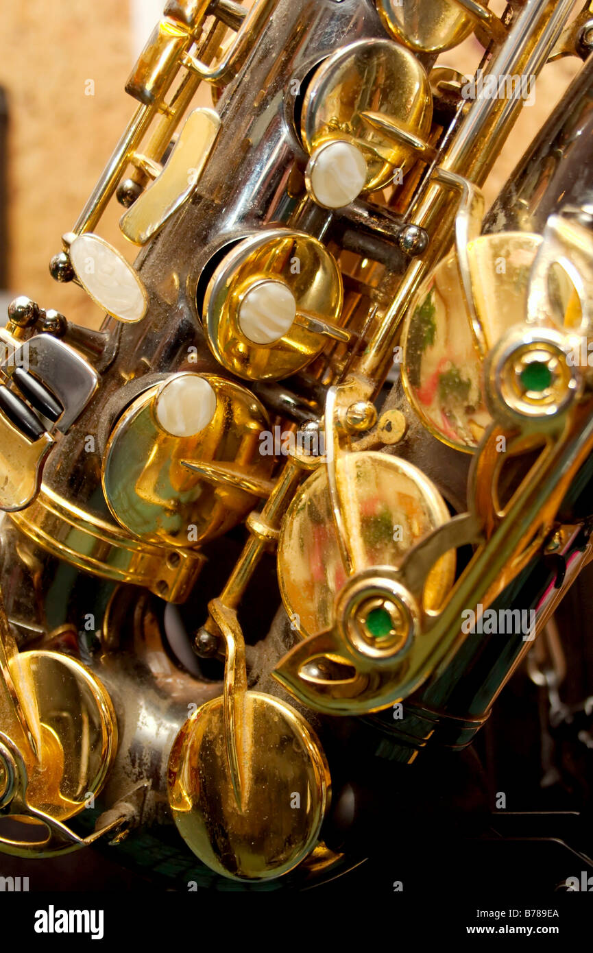 This tool forces to shudder from force and volume of an issued sound ...