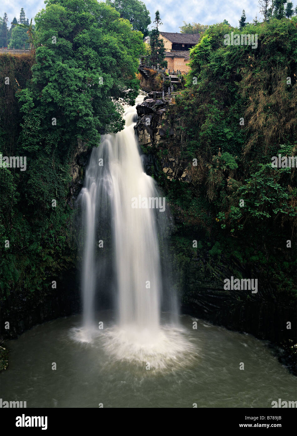 Dai shui waterfall hi-res stock photography and images - Alamy