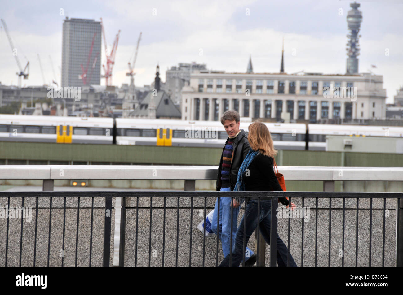 Commuters crossing London Bridge Stock Photo - Alamy