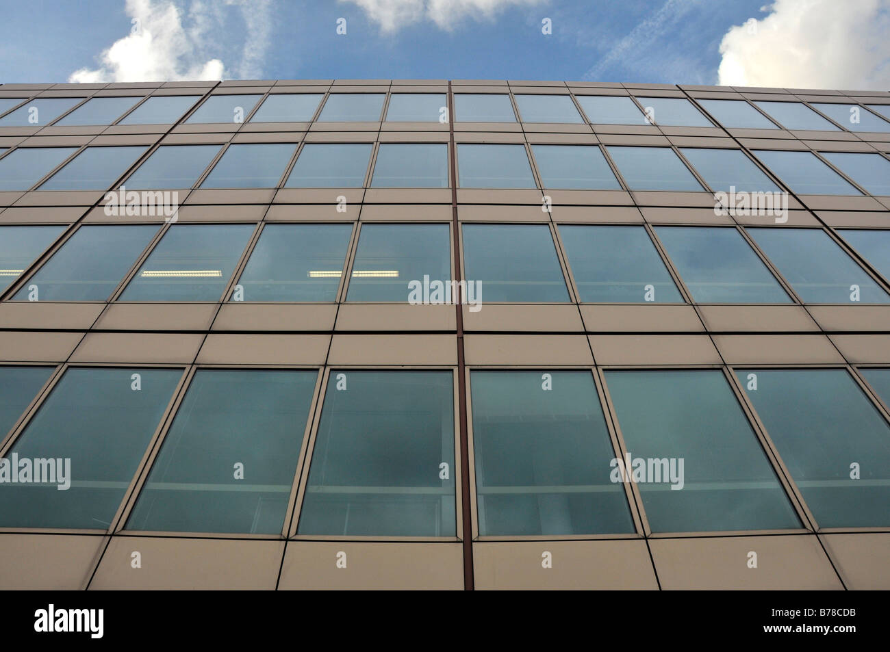 Glass panels hi-res stock photography and images - Alamy