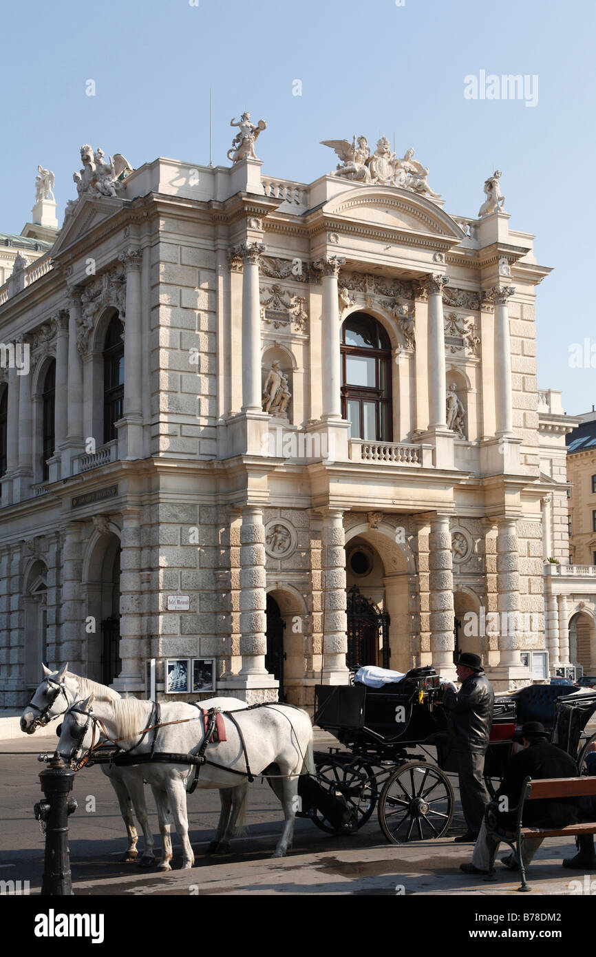 Austria vienna in front building hi-res stock photography and images ...