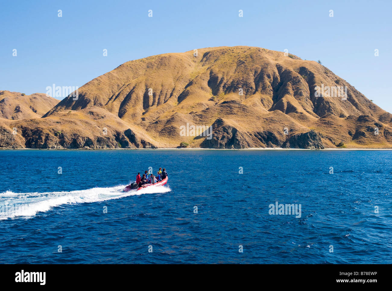 Dinghy rubber inflatable hi-res stock photography and images - Alamy