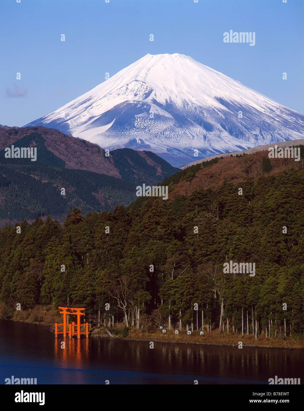 Mount mt fuji lake ashi hi-res stock photography and images - Alamy