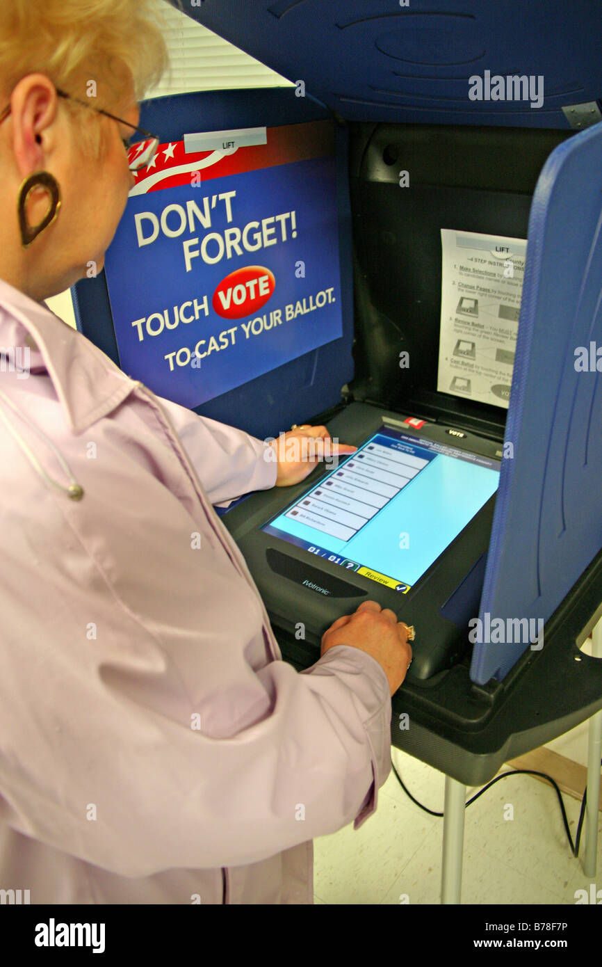 Voting machine hi-res stock photography and images - Alamy