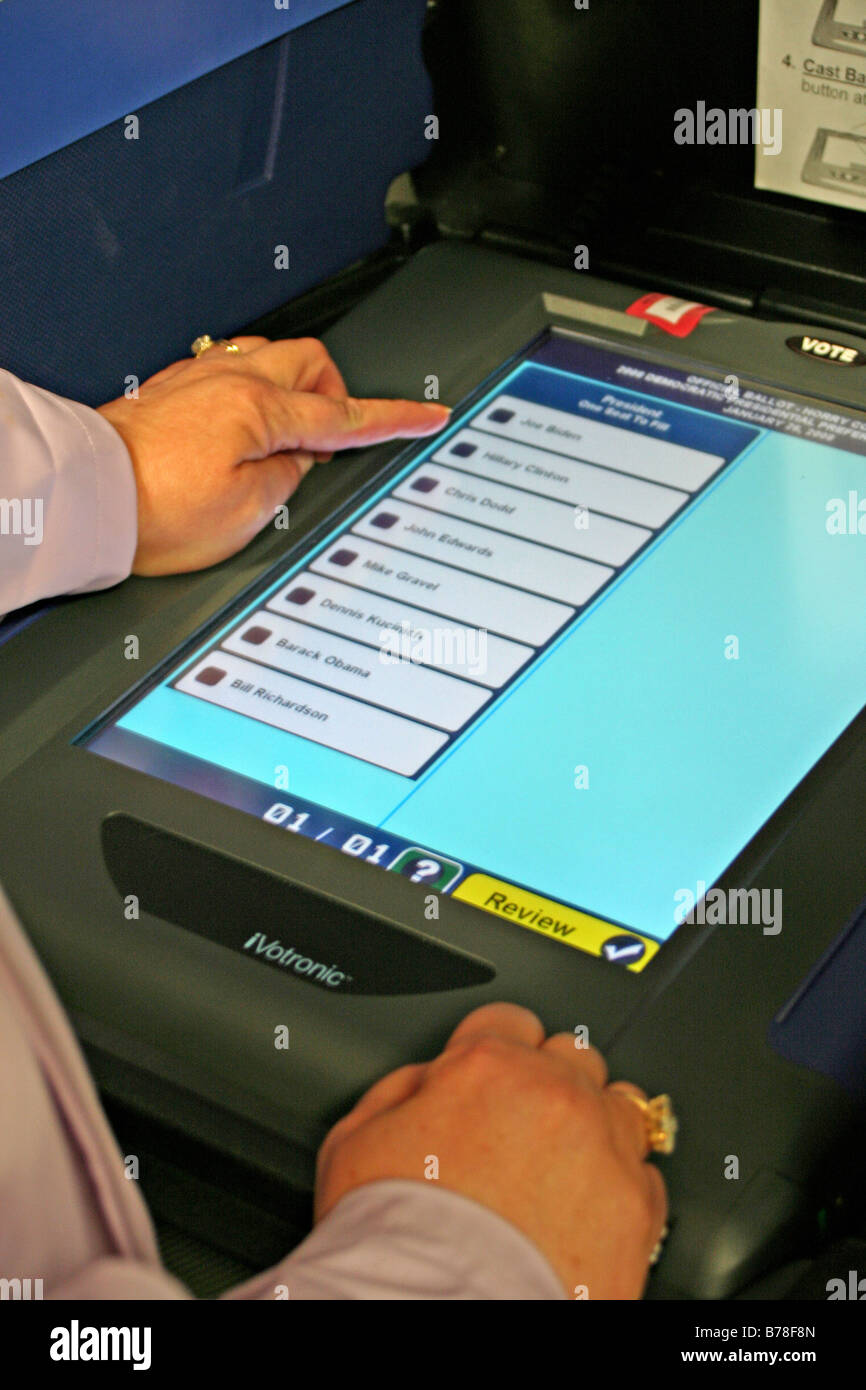 How to use voting machine hi-res stock photography and images - Alamy