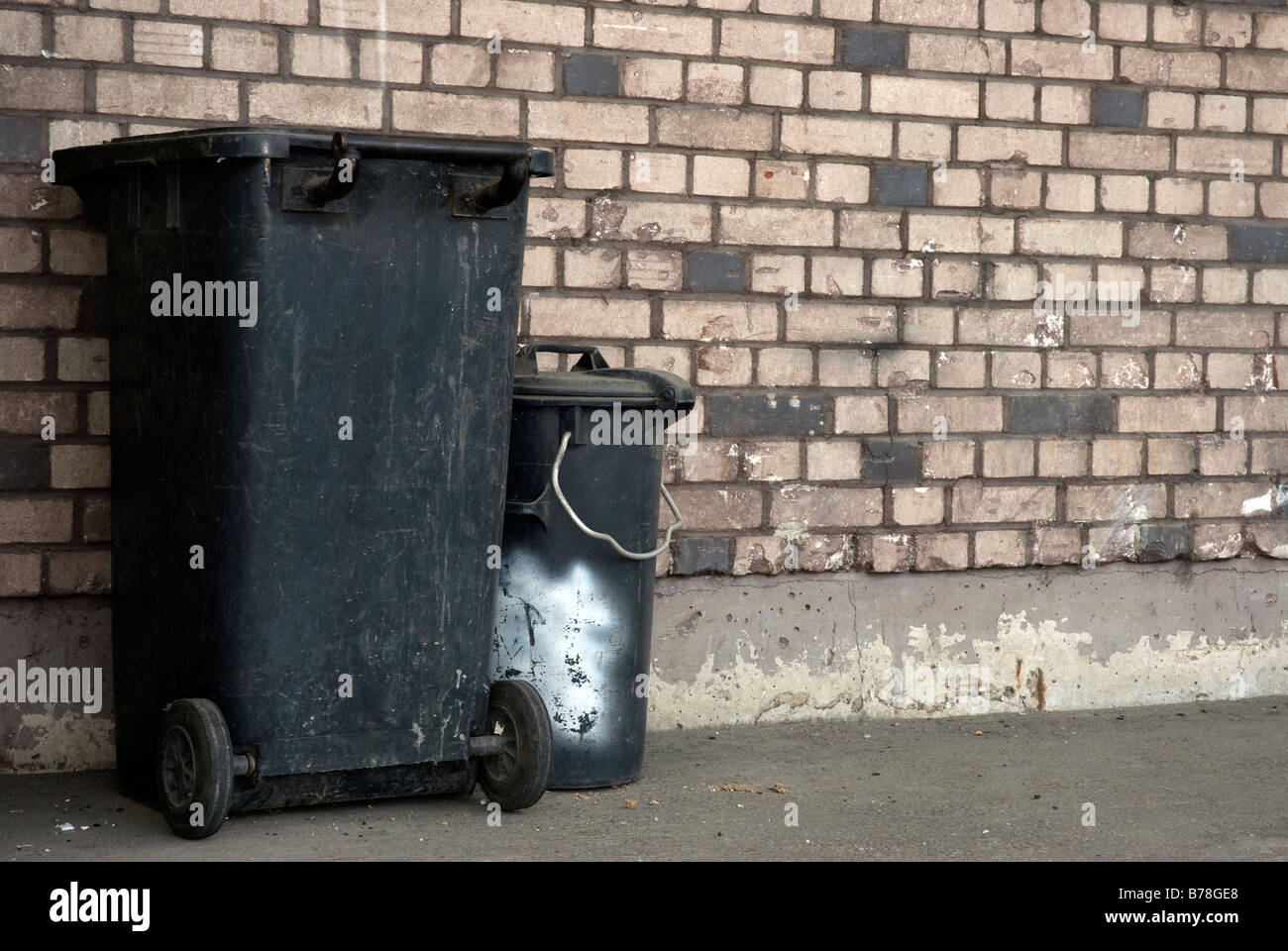 Dustbin in building hi-res stock photography and images - Alamy