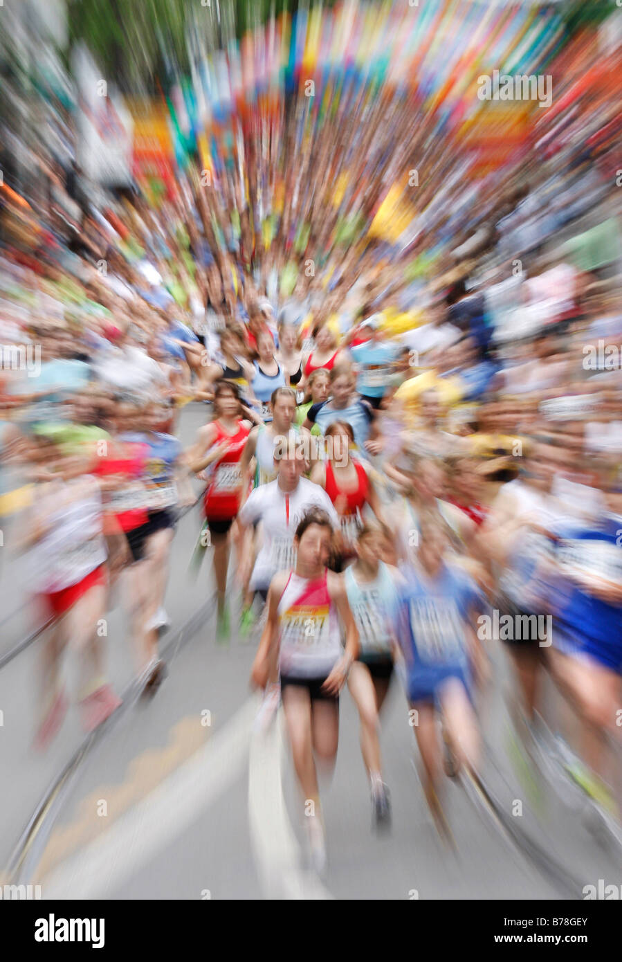 Runner field, Swiss Women's Run, 1 June 2008, Berne, Switzerland ...