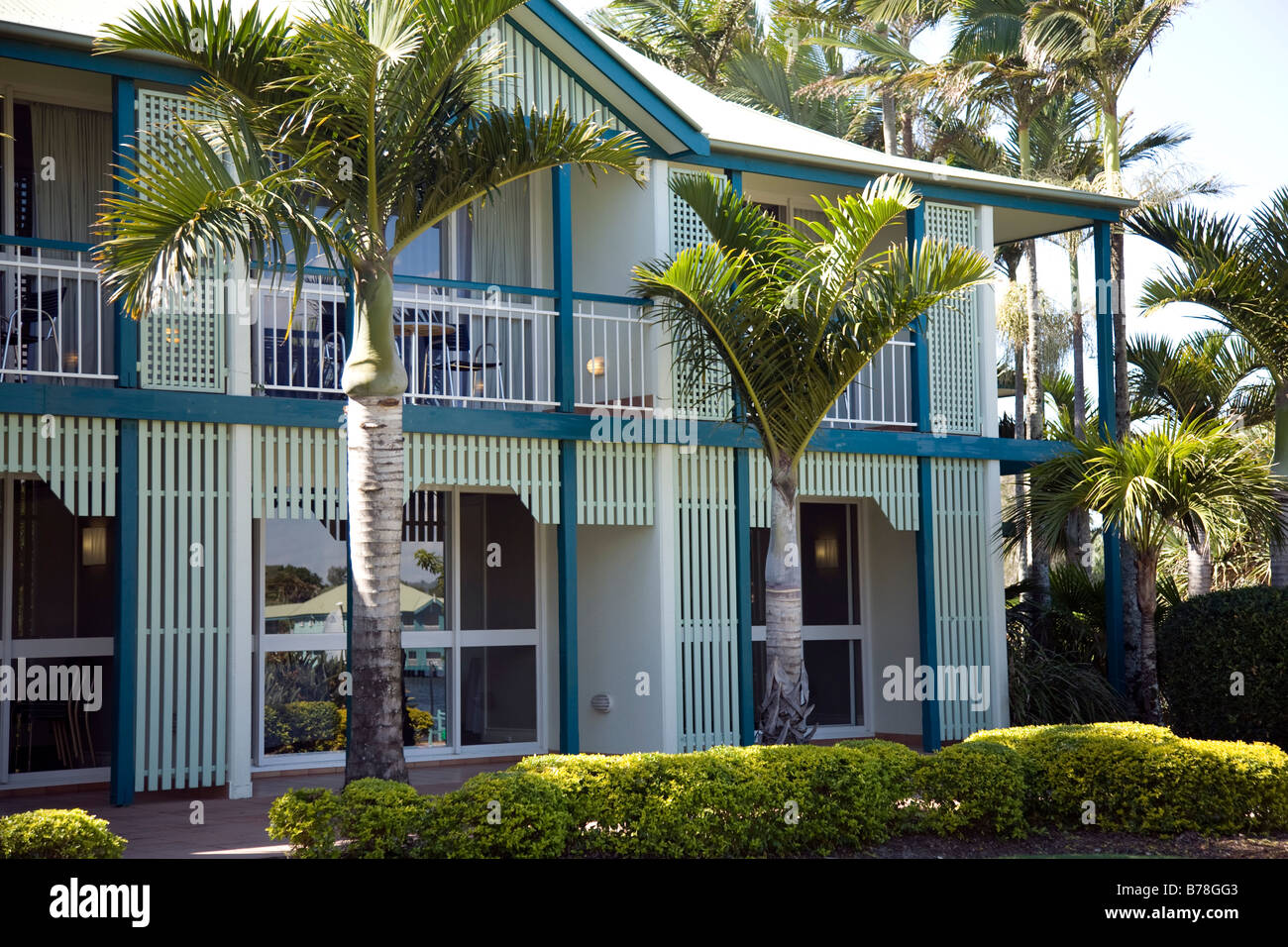two storey tropical resort accommodation,queensland Stock Photo - Alamy