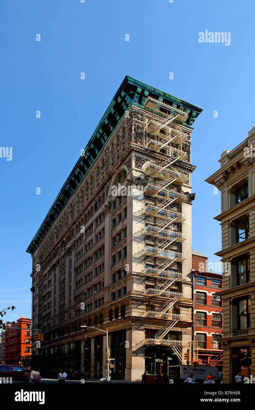 High rise building with fire scapes hi-res stock photography and images ...