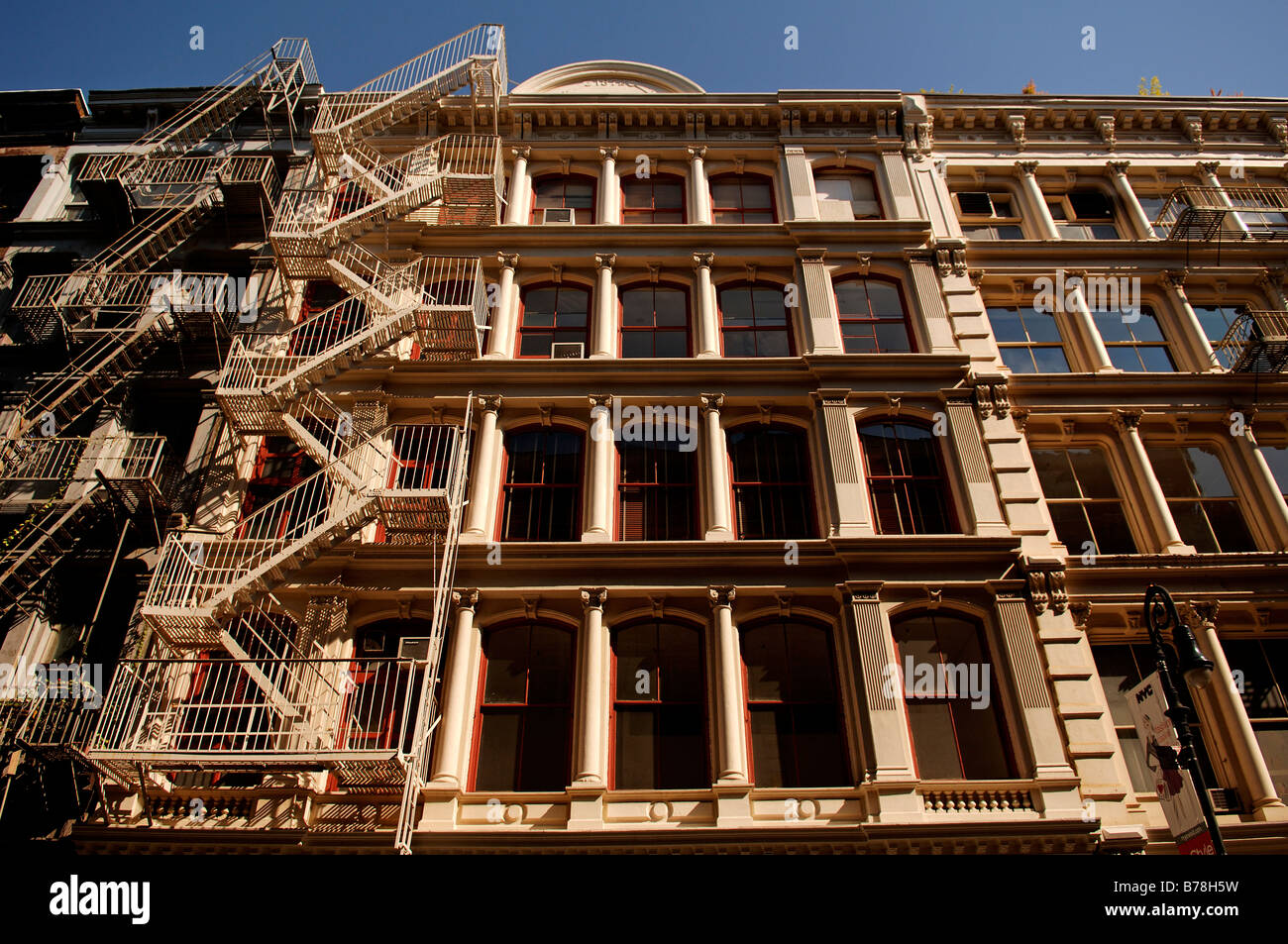 Fire escapes escape ladder ladders hi-res stock photography and images ...