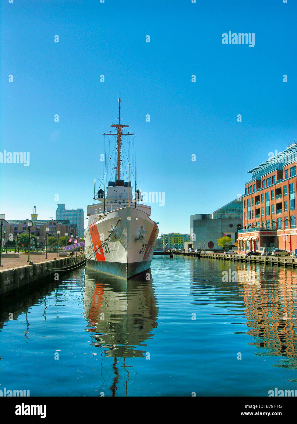 Baltimore harbor ships hi-res stock photography and images - Alamy