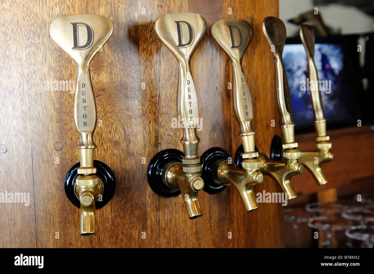 Old beer taverns united states hi-res stock photography and images - Alamy