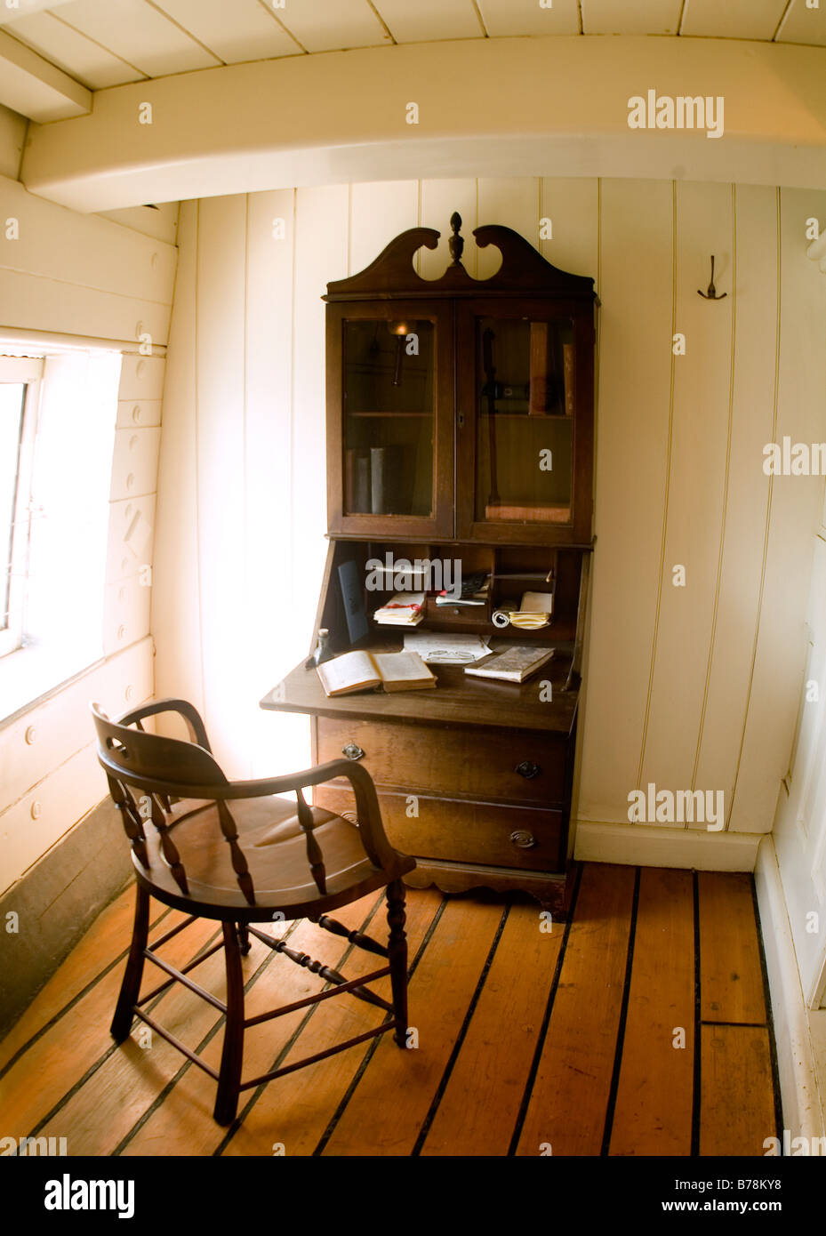 Old fashion ship hi-res stock photography and images - Alamy