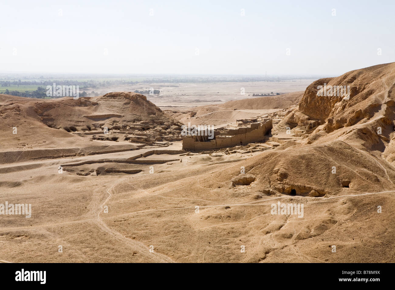 Neglected shrine hi-res stock photography and images - Alamy