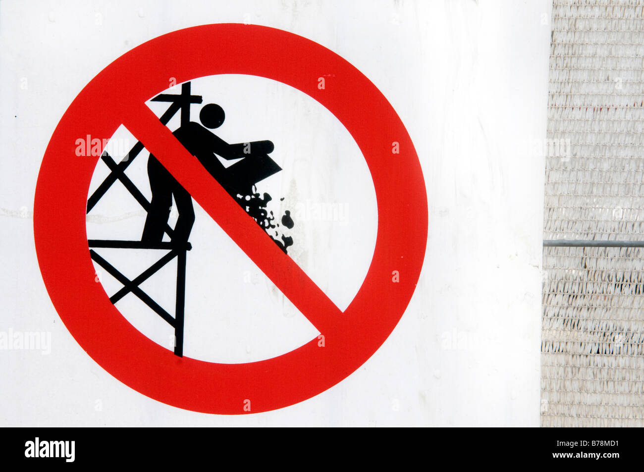 Prohibition sign, no dumping Stock Photo - Alamy