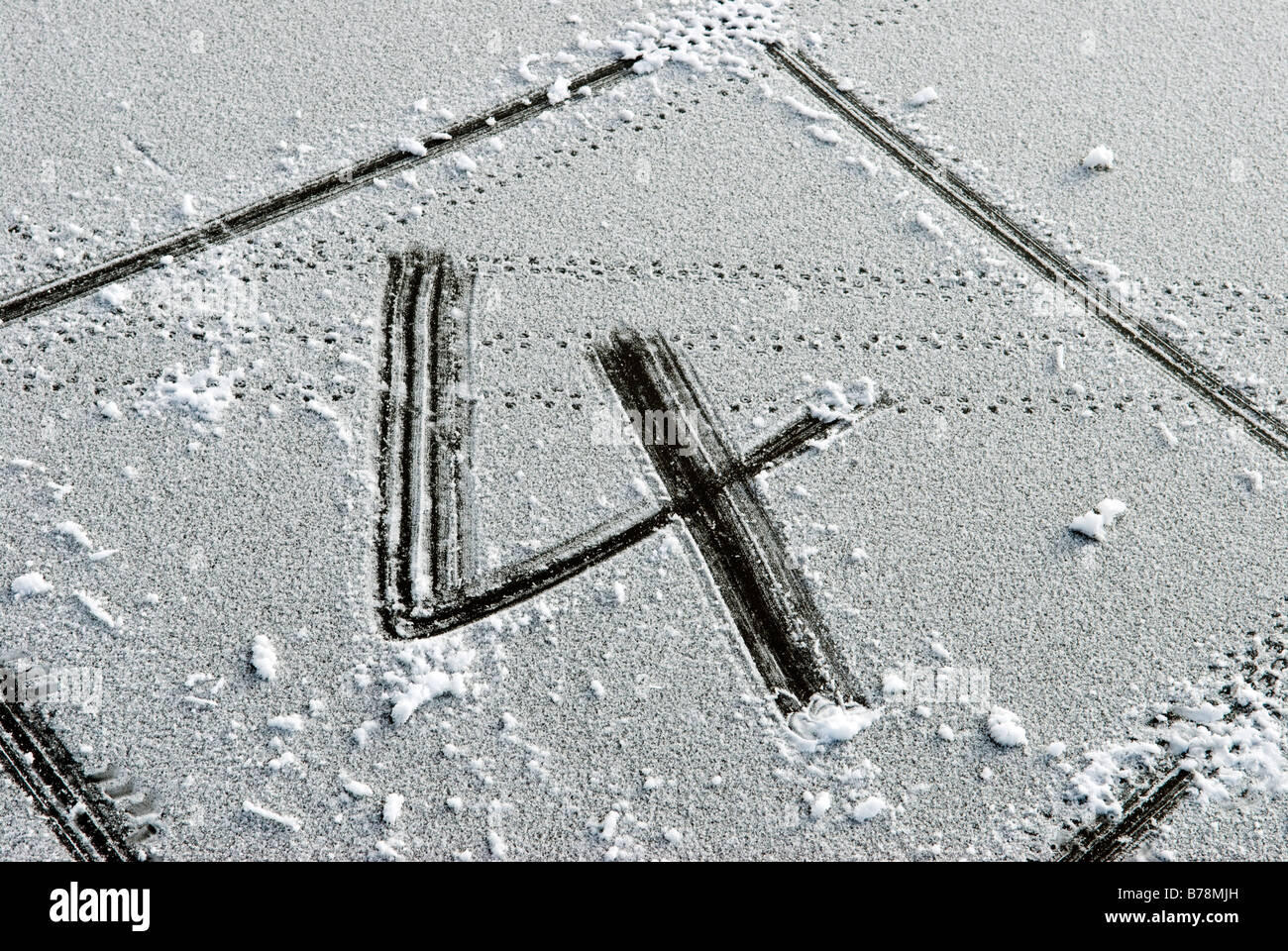 The figure Four drawn into snow, elevated view Stock Photo - Alamy