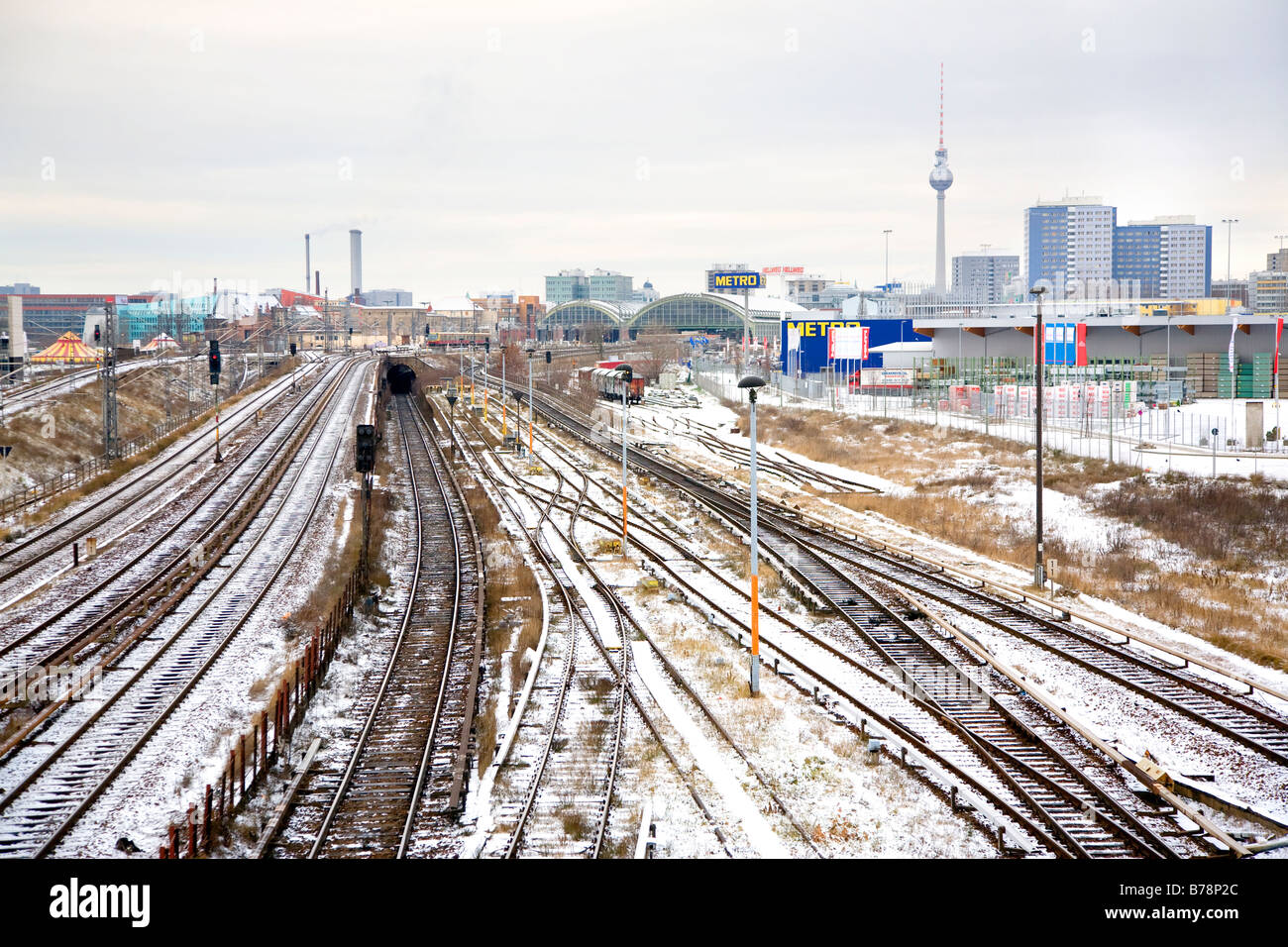 snow on railway tracks Stock Photo - Alamy