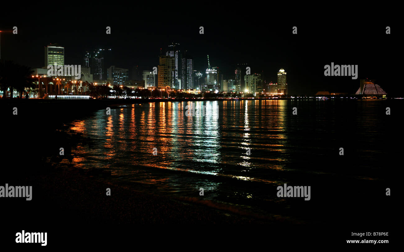 Qatar doh night hi-res stock photography and images - Alamy