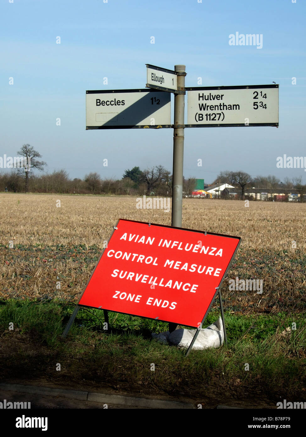 Sign bird flue warning hi-res stock photography and images - Alamy