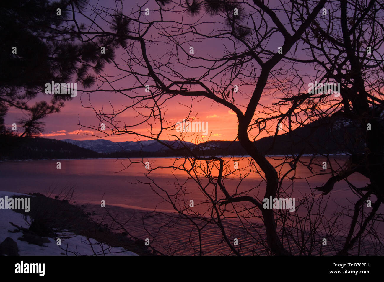 Alpenglow clouds hi-res stock photography and images - Alamy