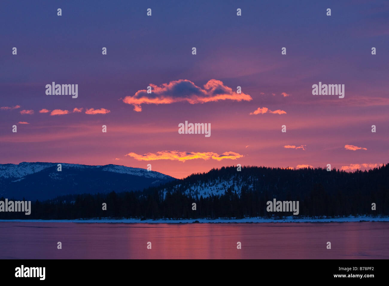 Alpenglow clouds hi-res stock photography and images - Alamy
