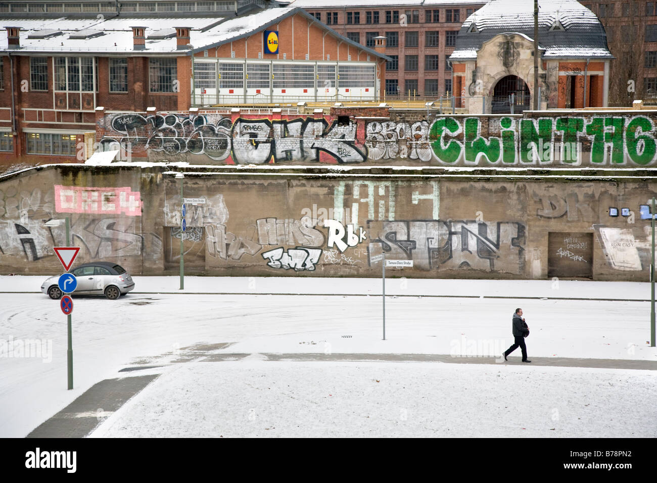Blanket cold graffiti hi-res stock photography and images - Alamy