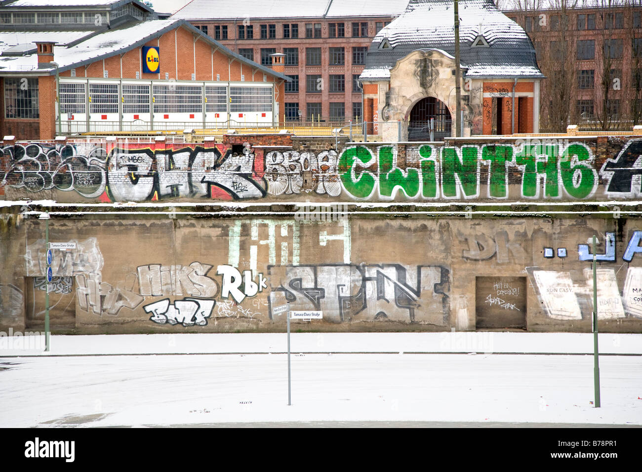 Blanket cold graffiti hi-res stock photography and images - Alamy