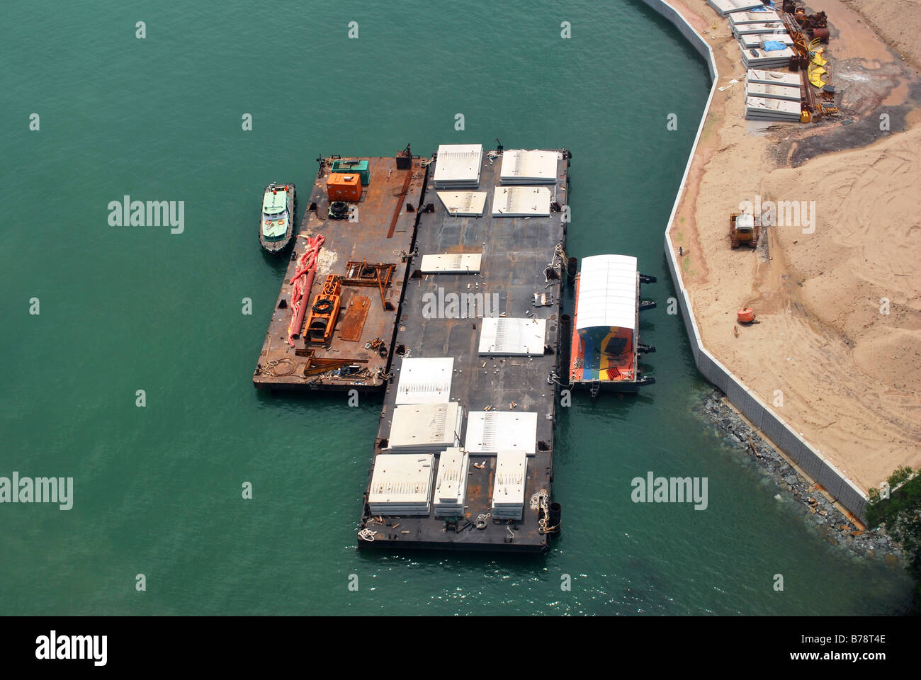 Pallets of water hi-res stock photography and images - Alamy