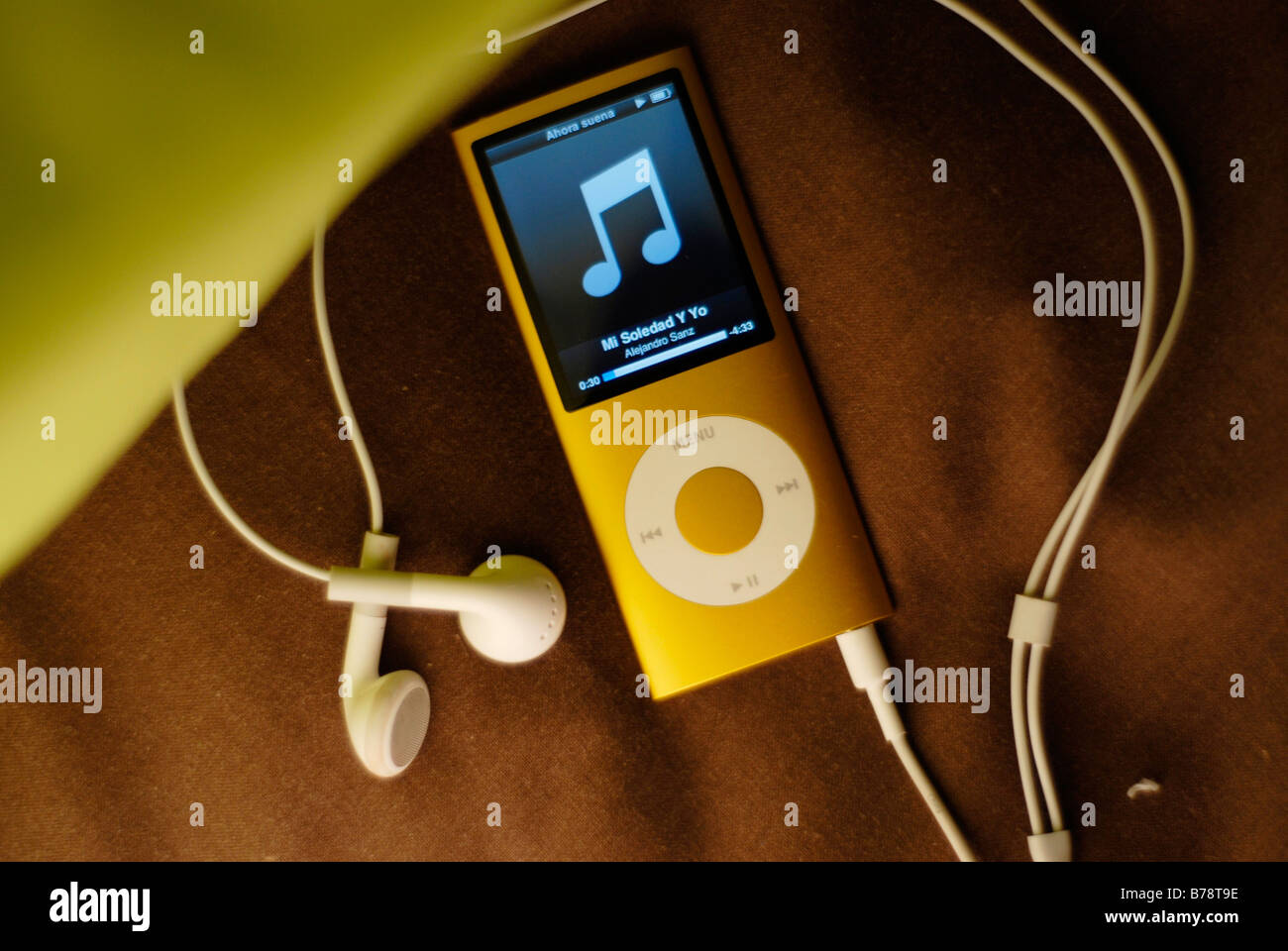 Ipod nano hi-res stock photography and images - Alamy