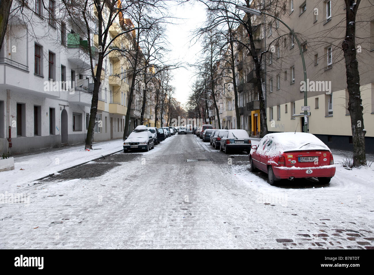 Icey road conditions hi-res stock photography and images - Alamy