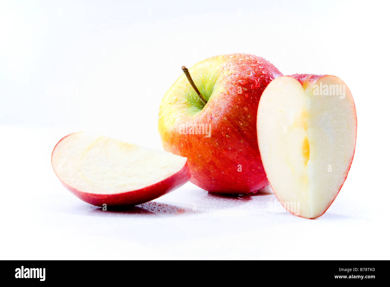 One red apple one piece hi-res stock photography and images - Alamy